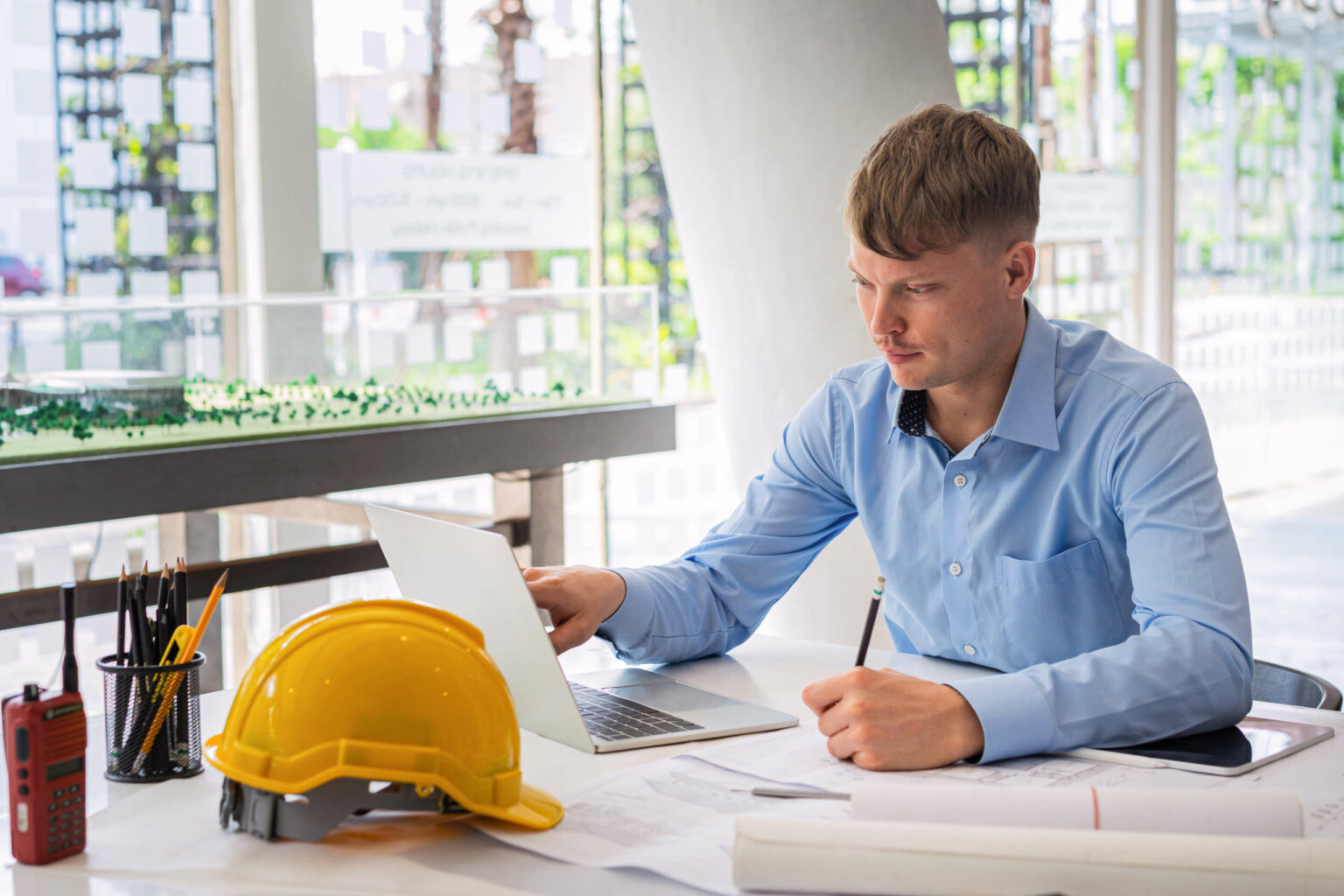 Differences Between A Self-Employed Contractor And An Employee